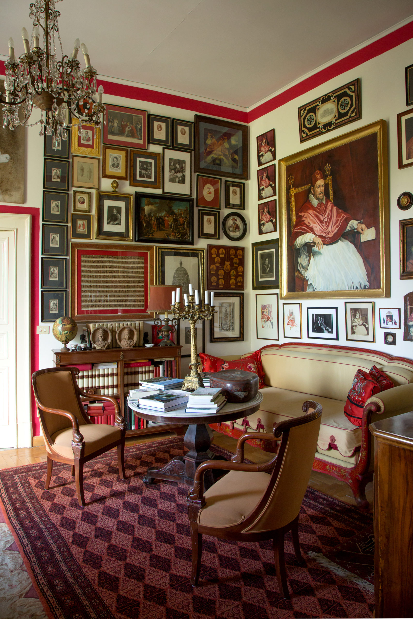 How to Master the Maximalism Design Trend - FastFrame