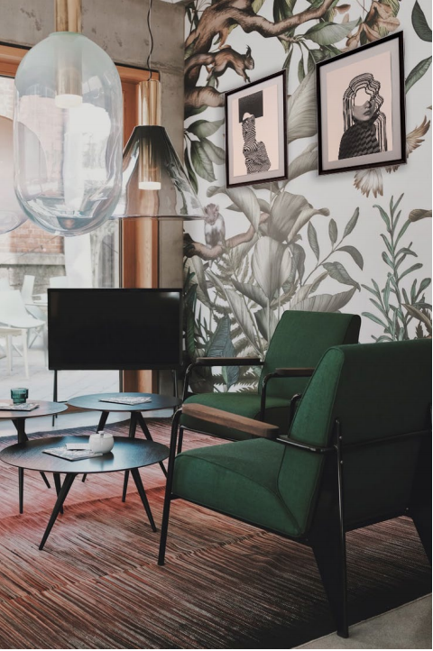 How to Master the Maximalism Design Trend - FastFrame