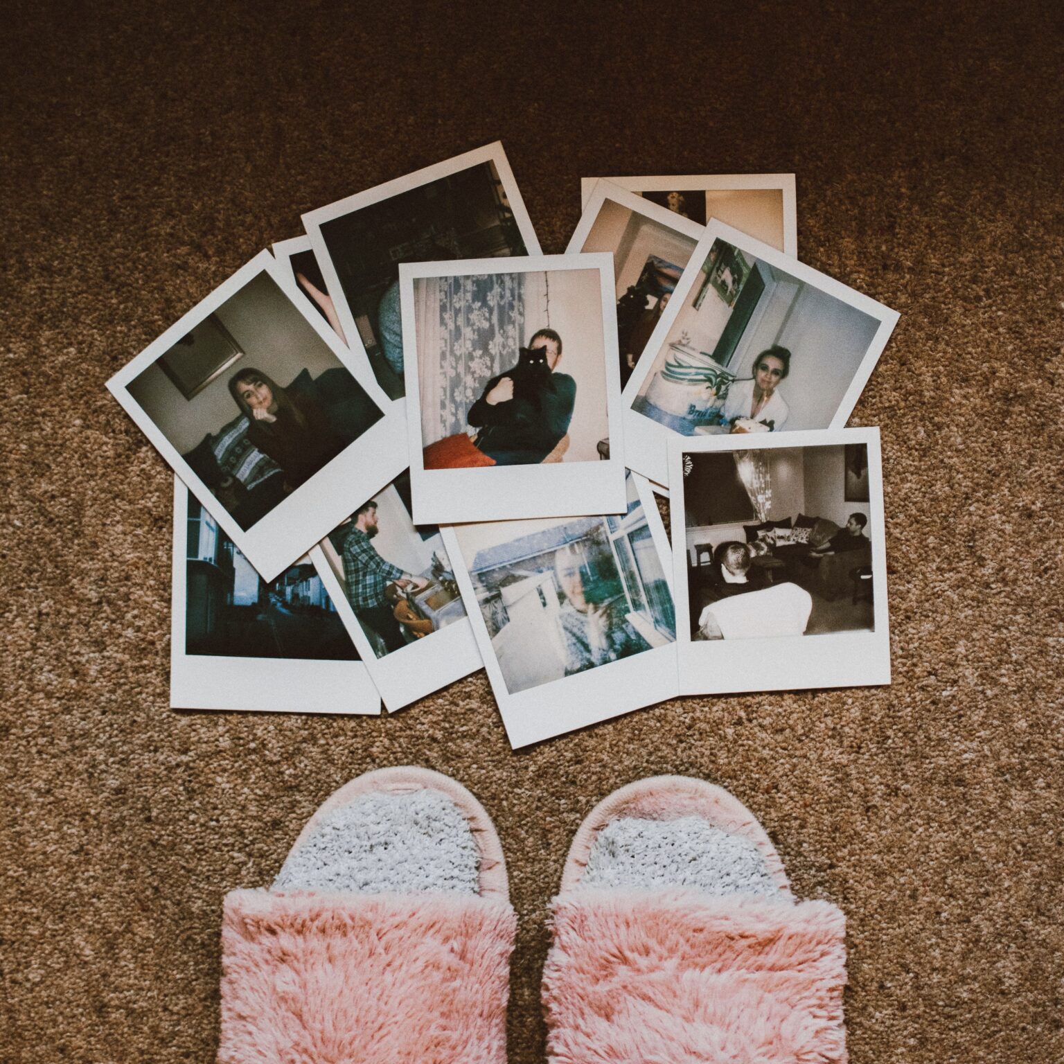 How Big Are Polaroid Pictures? (Photo Sizes) – FastFrame
